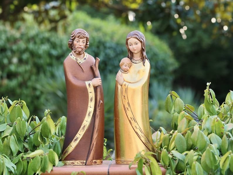 "Modern Holy Family Wooden Statue with 24K Gold Leaf" - Medjugorje Jewelry