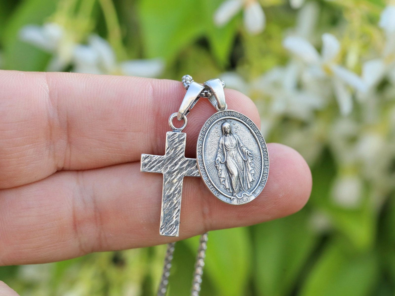Silver scapular necklace store